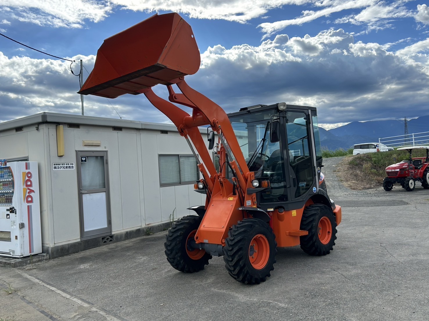 日立 ホイールローダー《ZW30》 ￥3,500,000 | 株式会社ヨダ兄弟商会